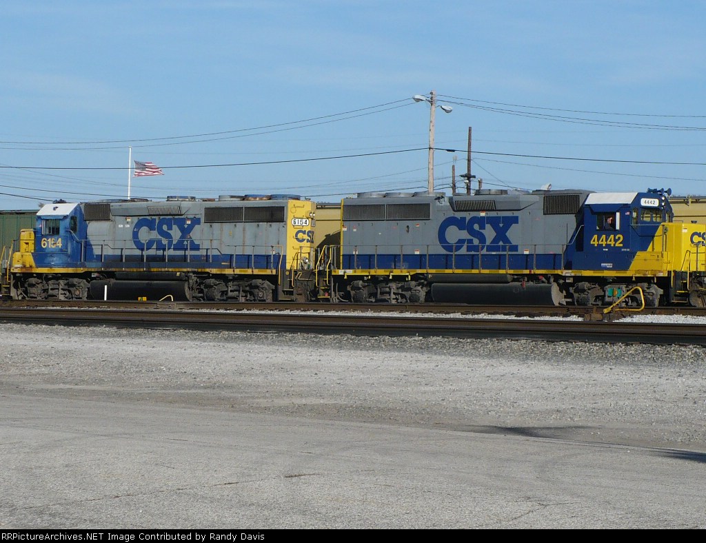 CSX 6154 & 4442 Switching @ Howell Yard